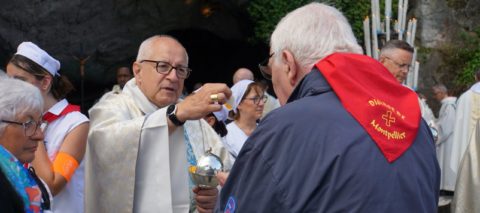 Messe d’installation du P. Paul Dossous, curé des paroisse Saint ...